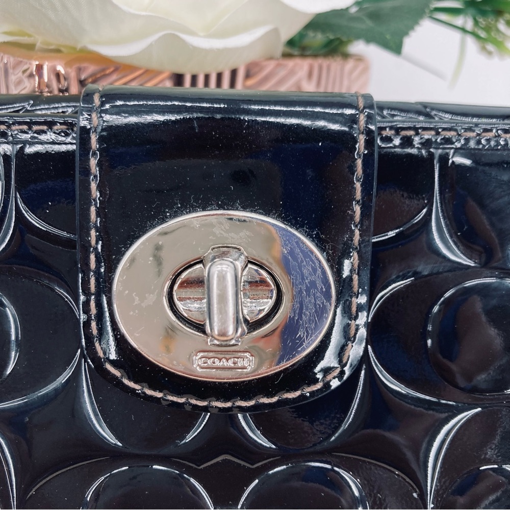 Coach Signature Embossed Patent Turn Lock Black Wallet - Gem
